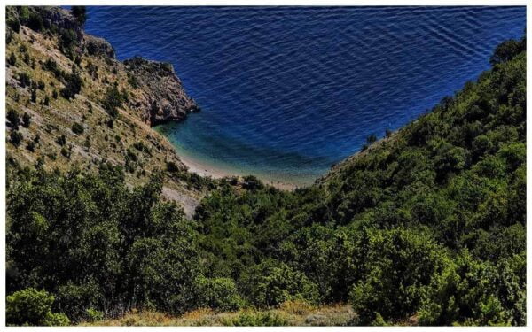 Cres, isla: Guía completa 2025 - Qué ver, playas y cómo llegar | A Croacia